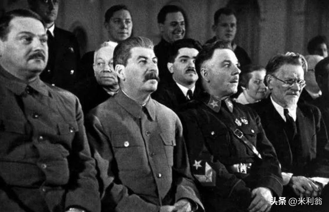 What did Stalin's "bureaucratic hierarchy name recording" bring to the ...