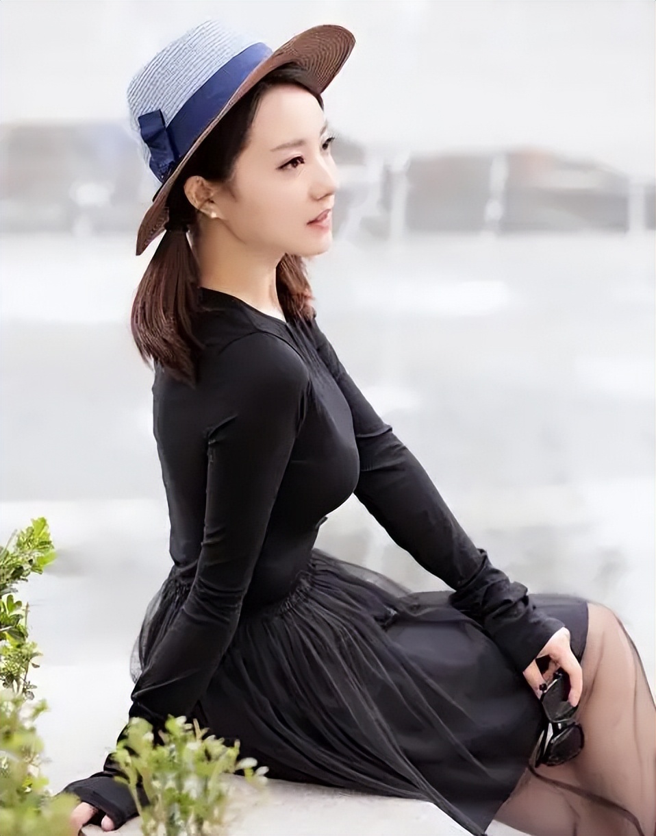 Mingyang Entertainment—Beauty Star—Cui Zhenzhen - iMedia
