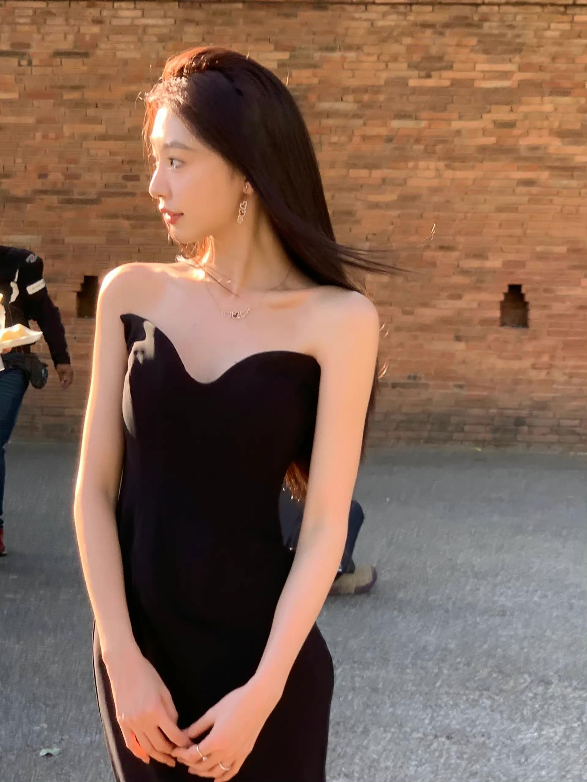 Exquisite Atlas - iMedia