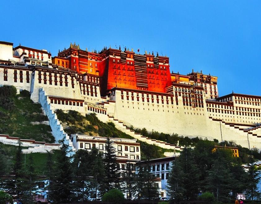 This "human transformation" is unusual, it upsets King Mu, and the ...