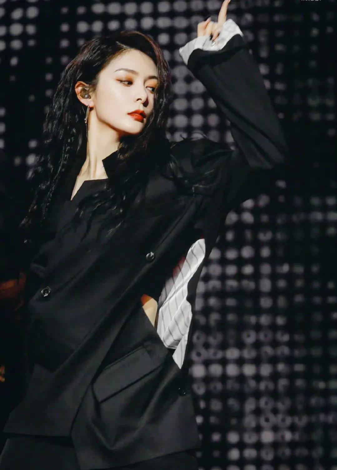 Celebrity Exploration 0431. Beautiful Heartstrings. Charming Body ...