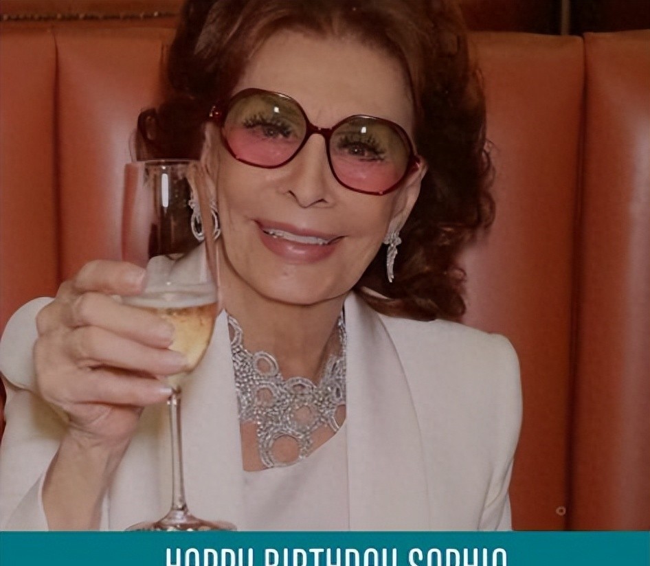 The 89 Year Old Legendary Actress Sophia Loren Fell At Home And Fell