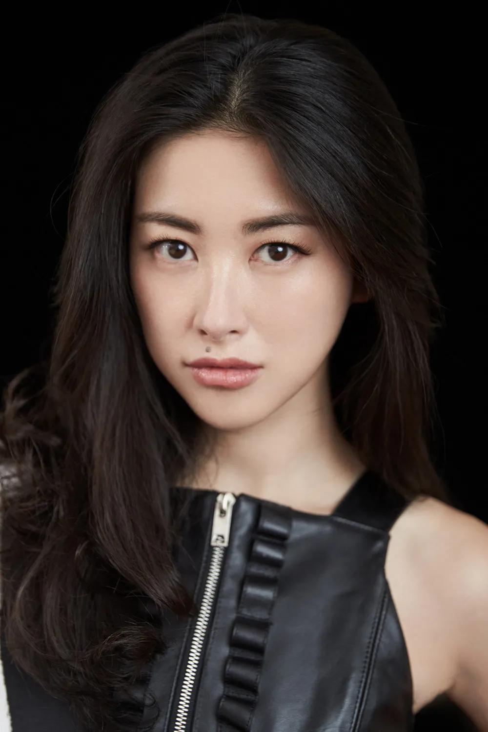 39-year-old Zhu Zhu without makeup exposed! Small eyes, single eyelids ...