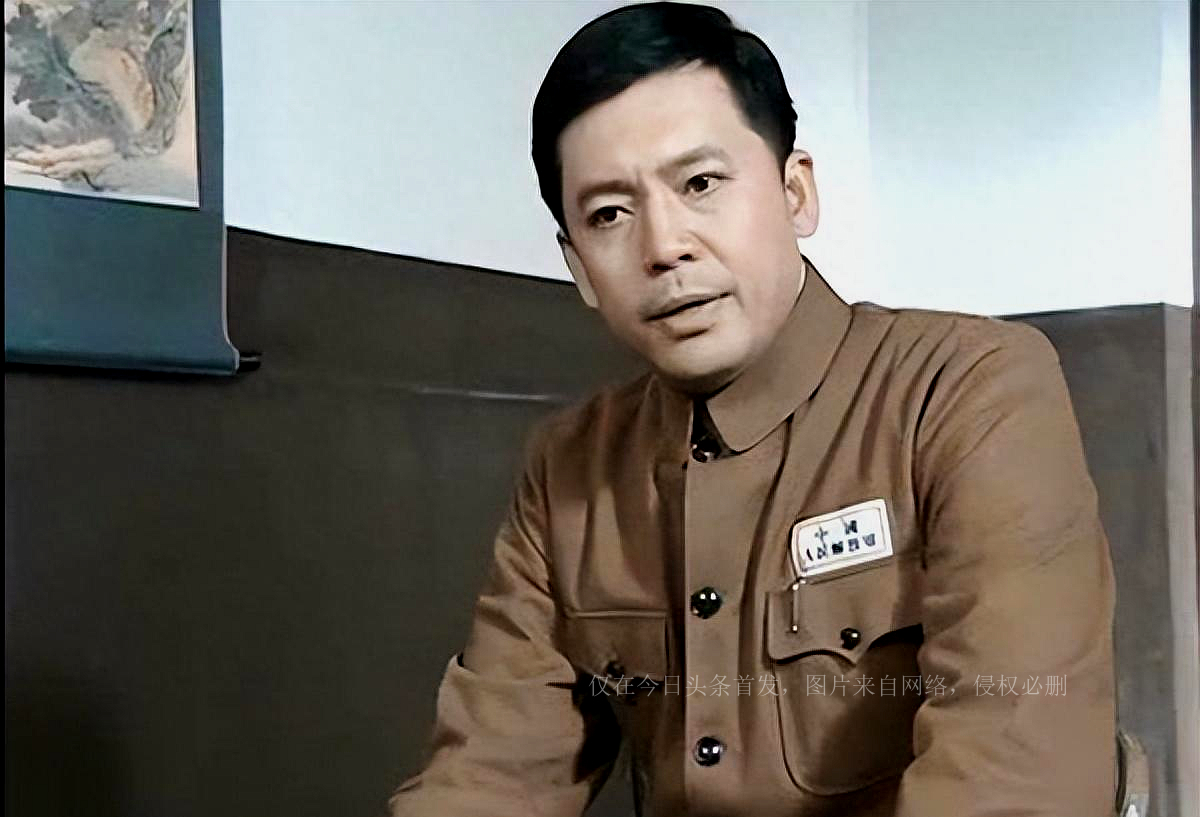 He Zhengjun married his first love after rejecting Gong Li. There has been no scandal in his 36 ...