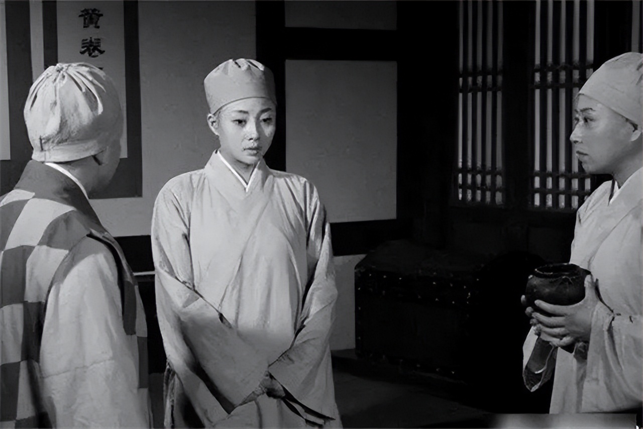 Xiucai is away from home all year round, and his beautiful wife is ...