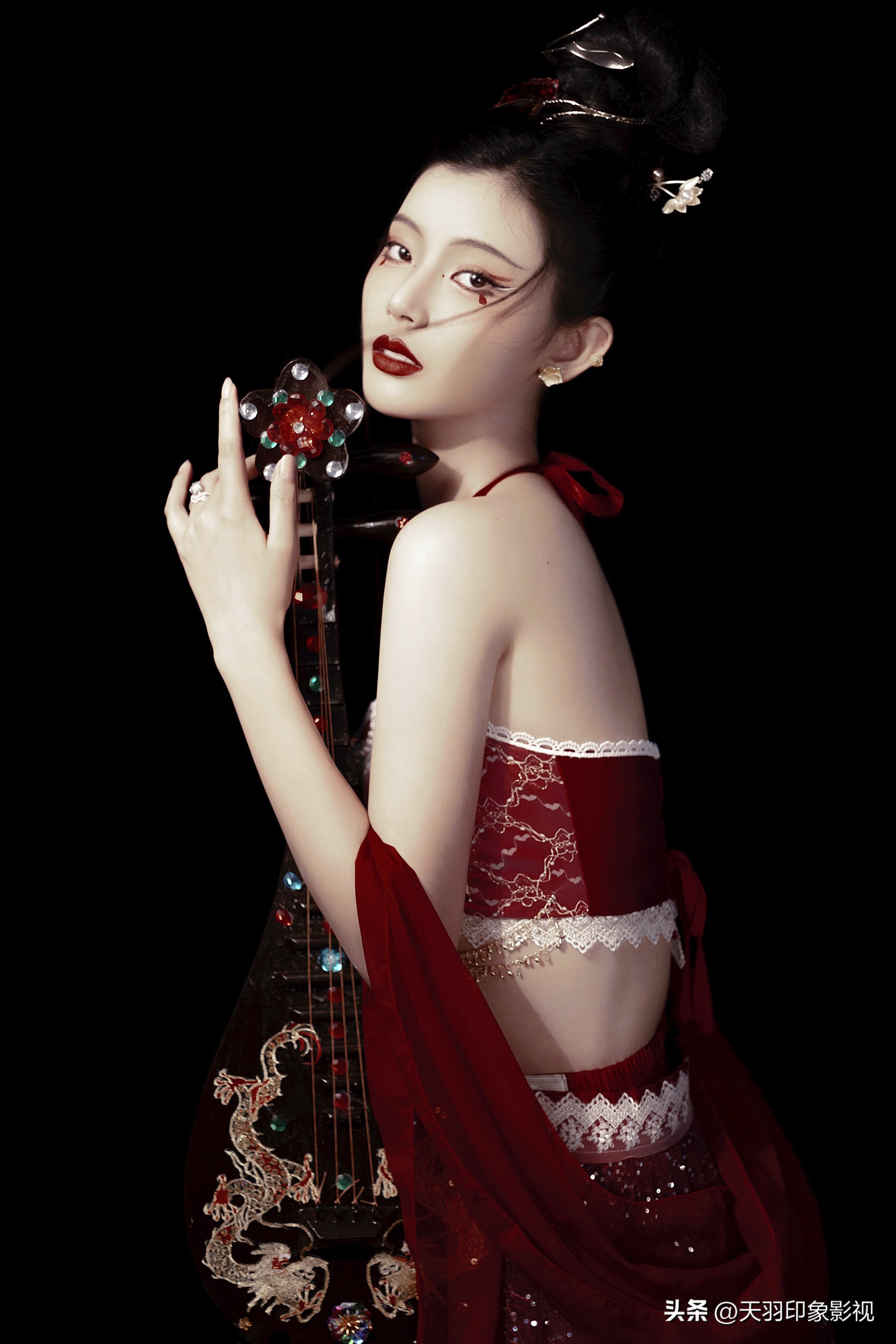 Long-legged female model Wang Xingchen's beautiful photo, full of charming femininity - iNEWS