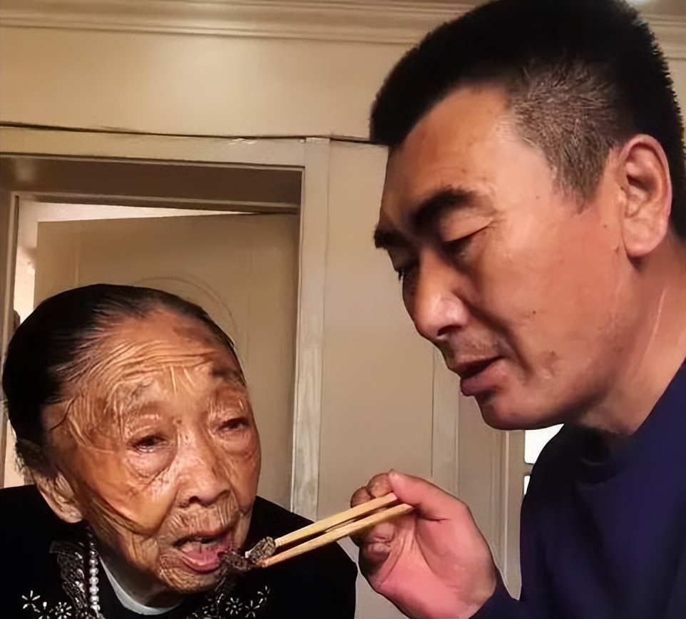 87-year-old Ma Yuqin has become a cash cow? Asking for a reward for the ...