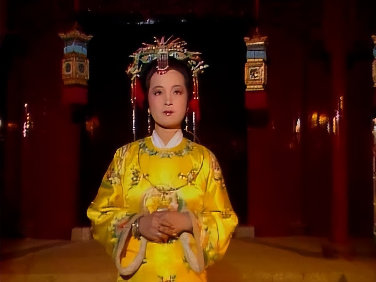 Does Jia Yuanchun want his younger brother to marry Xue Baochai, or Lin ...