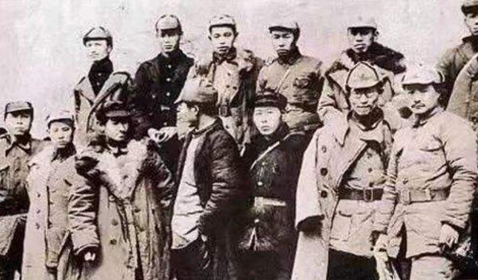 In 1934, after the 5th anti-encirclement and suppression campaign, 800 ...