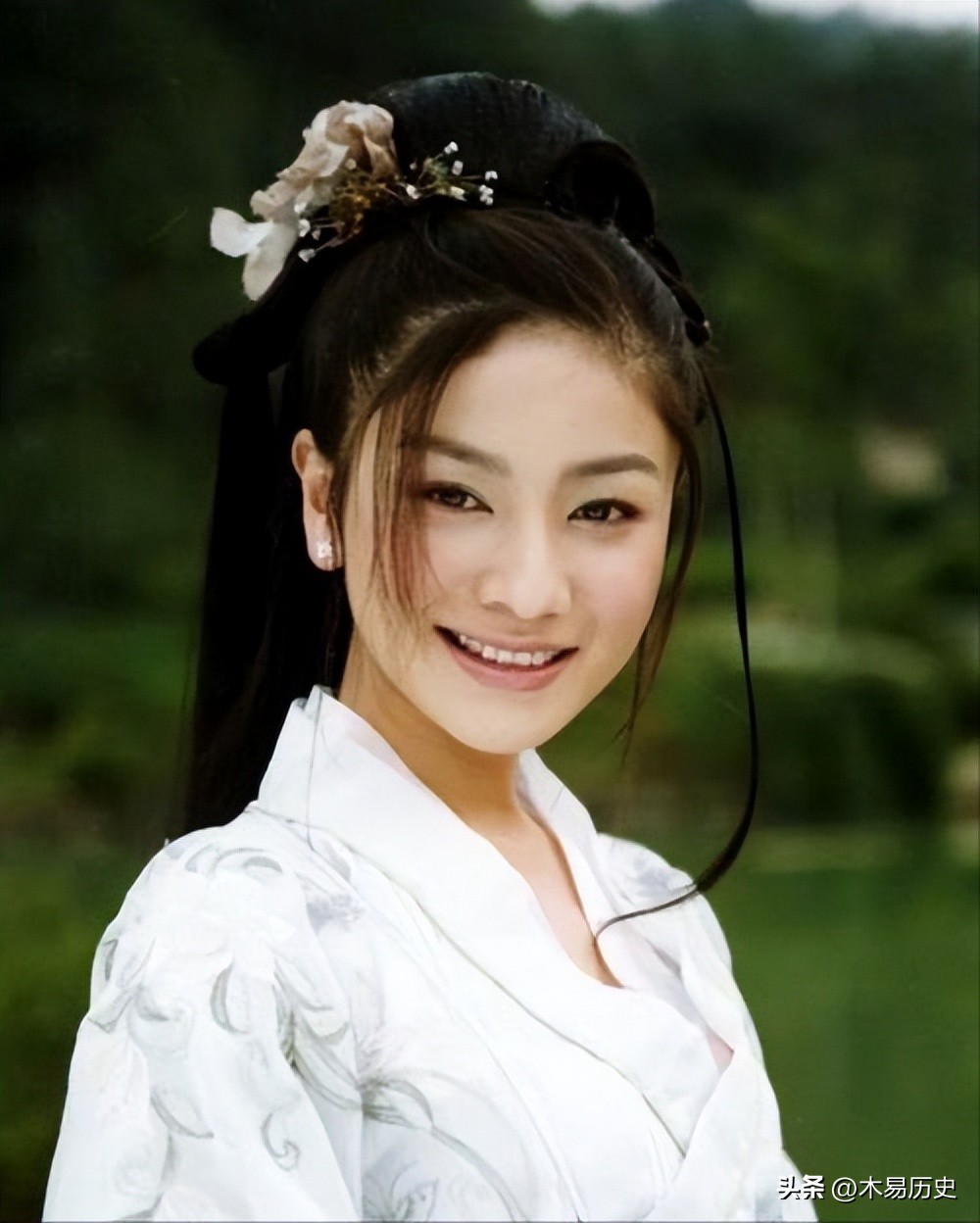 Because Sha Yi gave up his future and gave birth to 2 sons in 3 years ...