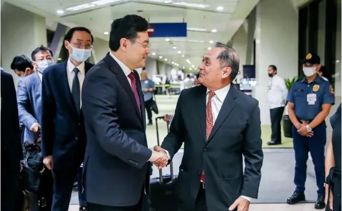 A Hongmen banquet? The Chinese Foreign Minister was invited to visit ...