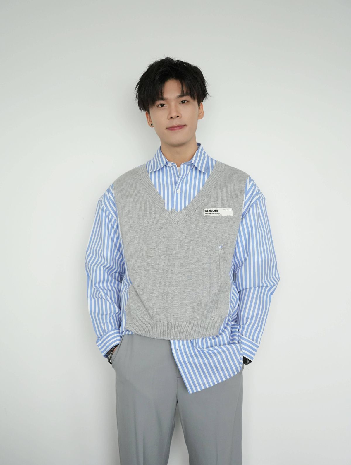 New singer Yu Haobin quits his job as a teacher to pursue his dream of ...