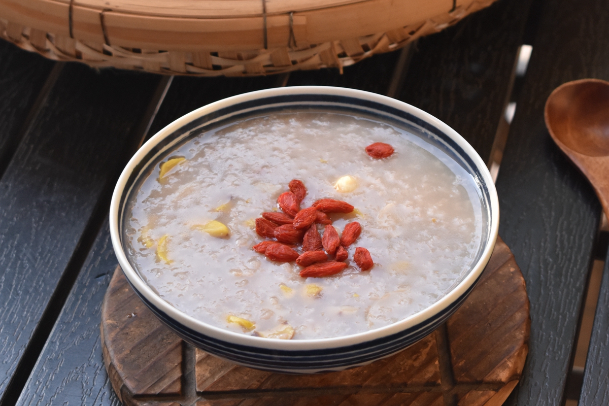 It's cold, cook this porridge for breakfast, cook a pot of 5 kinds of ...