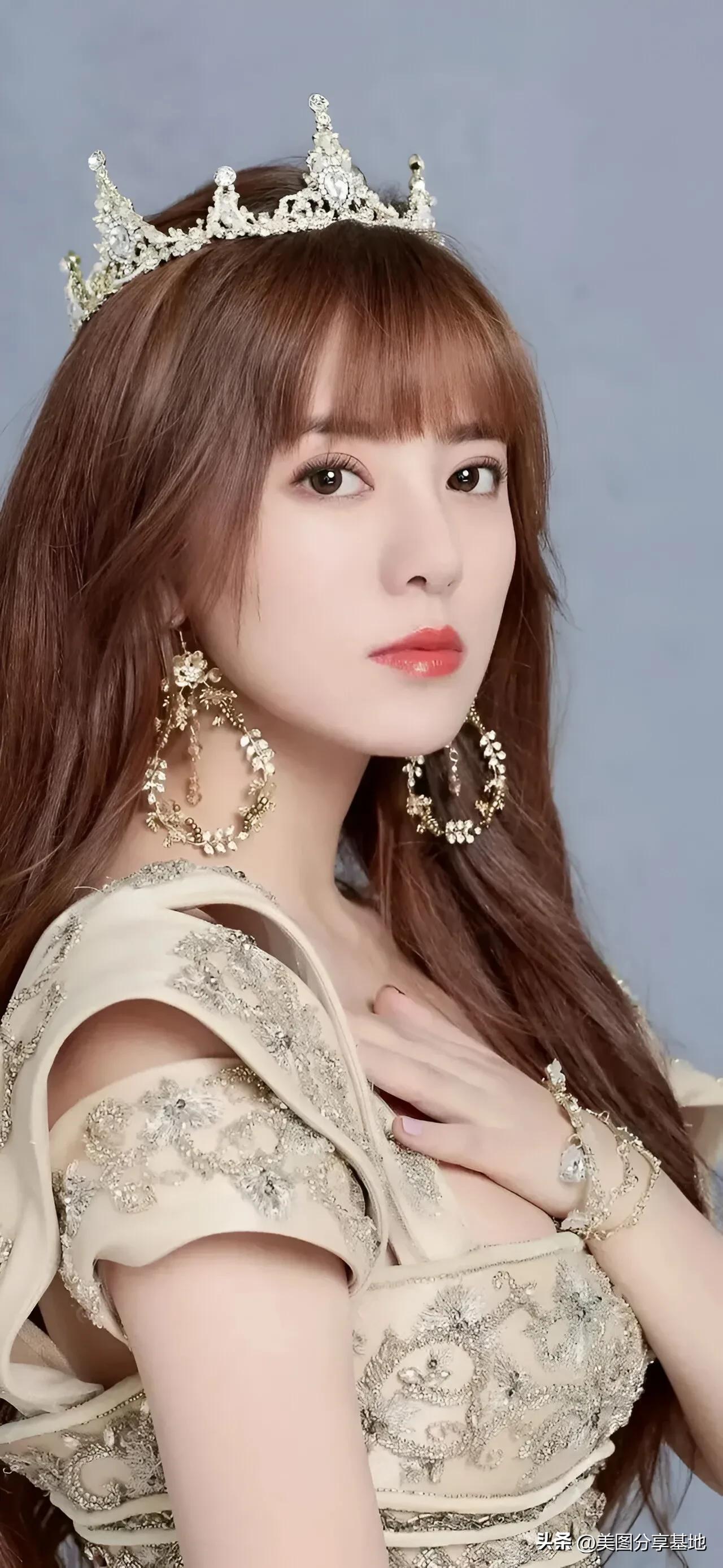 Photo album of sexy angel and most beautiful singer Alan Dawa Dolma ...