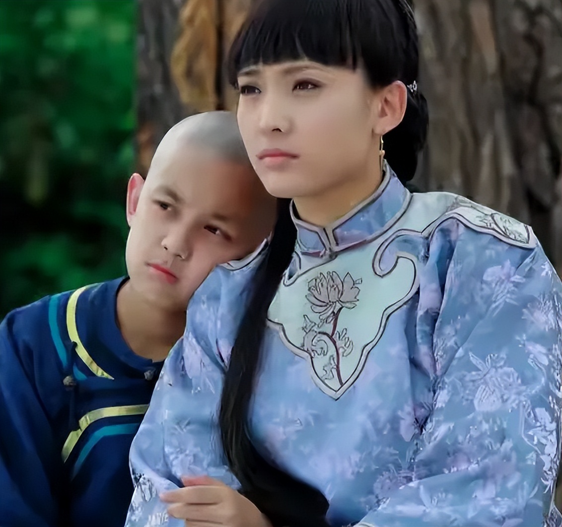 In 2012, actress Bai Jing was stabbed 3 times by her wealthy husband to ...