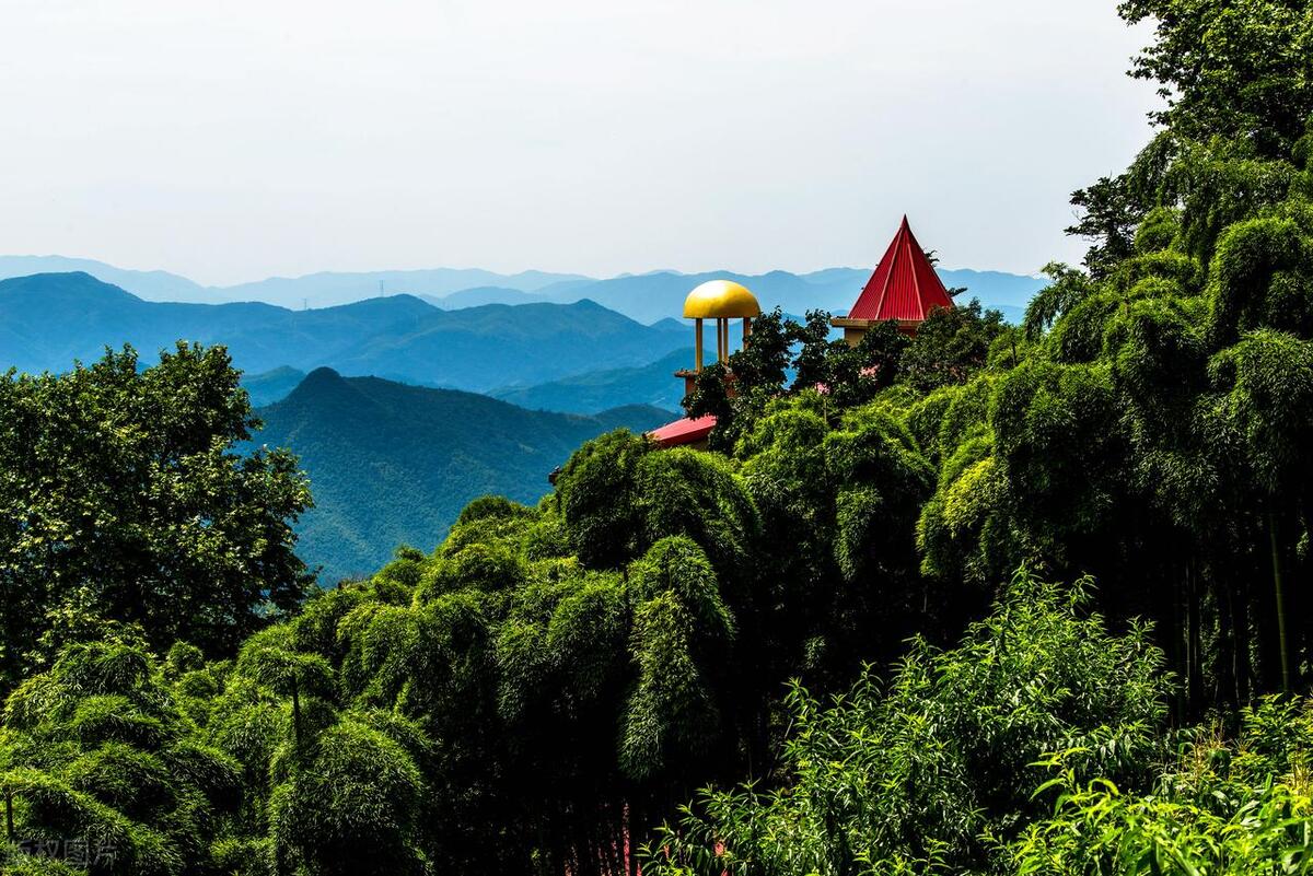 The hot summer in August, explore the best summer resort! - iNEWS