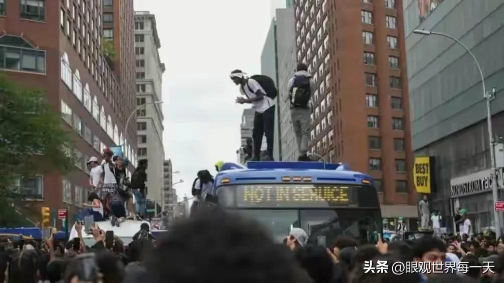 A large-scale conflict broke out in New York, the United States, the ...