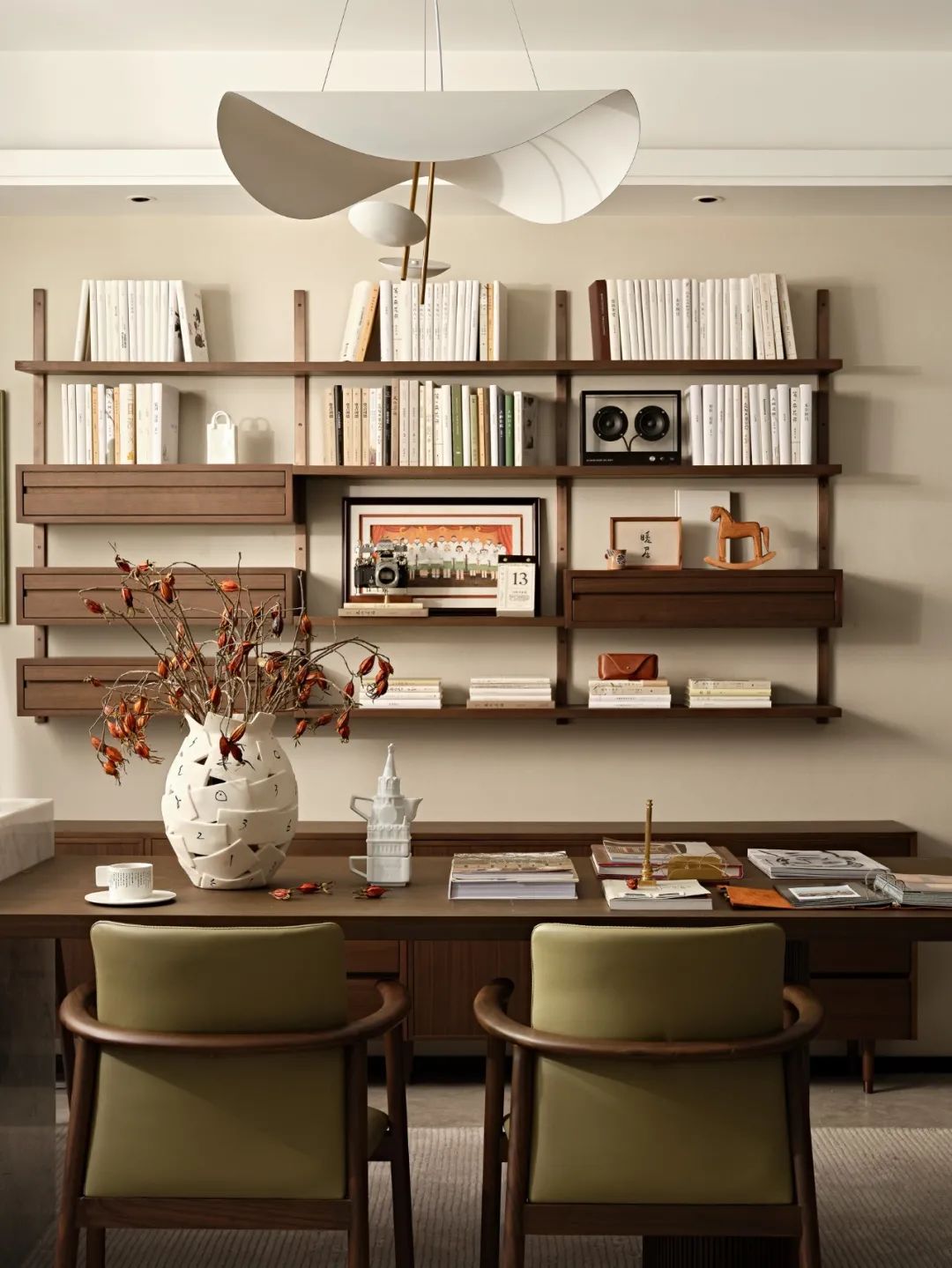 Love and nature collide with each other, interpreting exquisite life ...