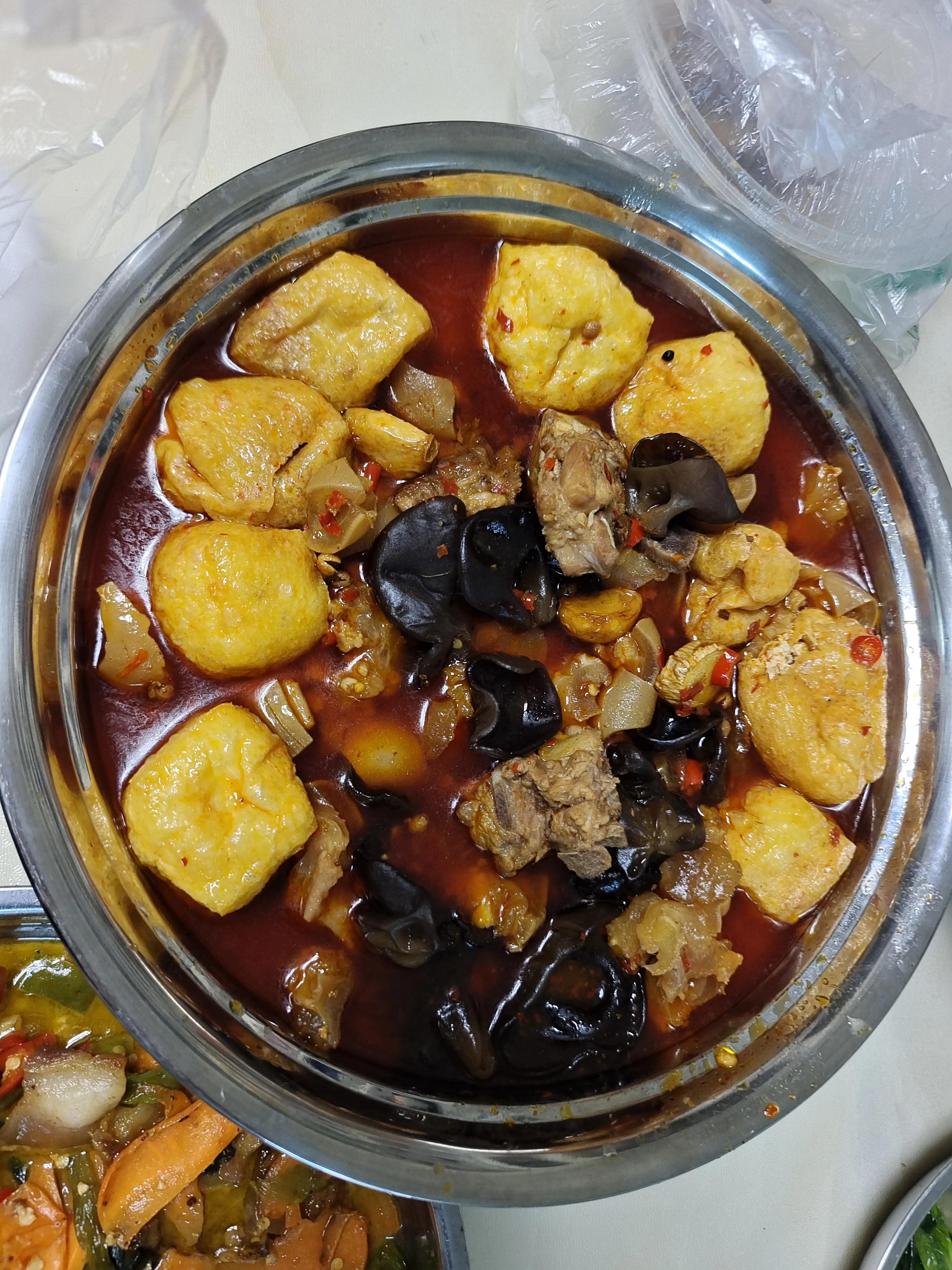 a pot of ox hooves - iMedia