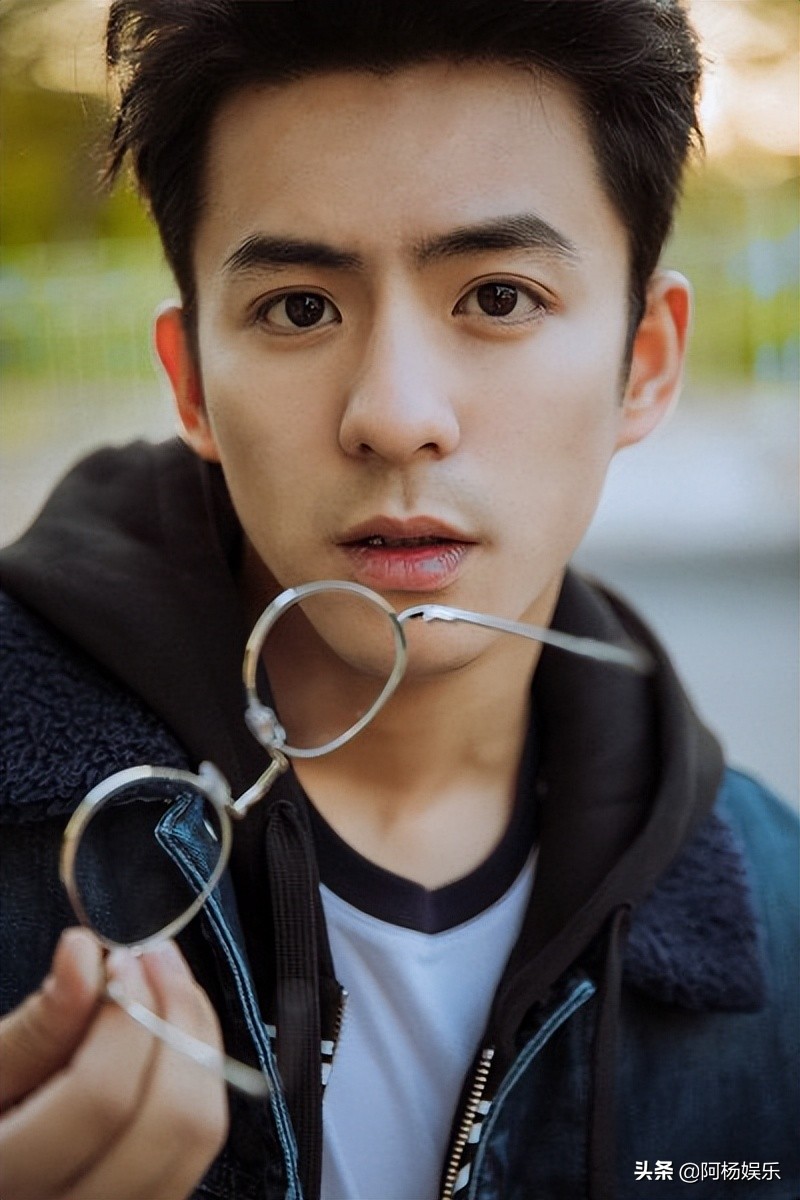 Zhang Zhilu, who debuted as a 7-year-old child star, is known as "Little Peng Yuyan" and has now ...