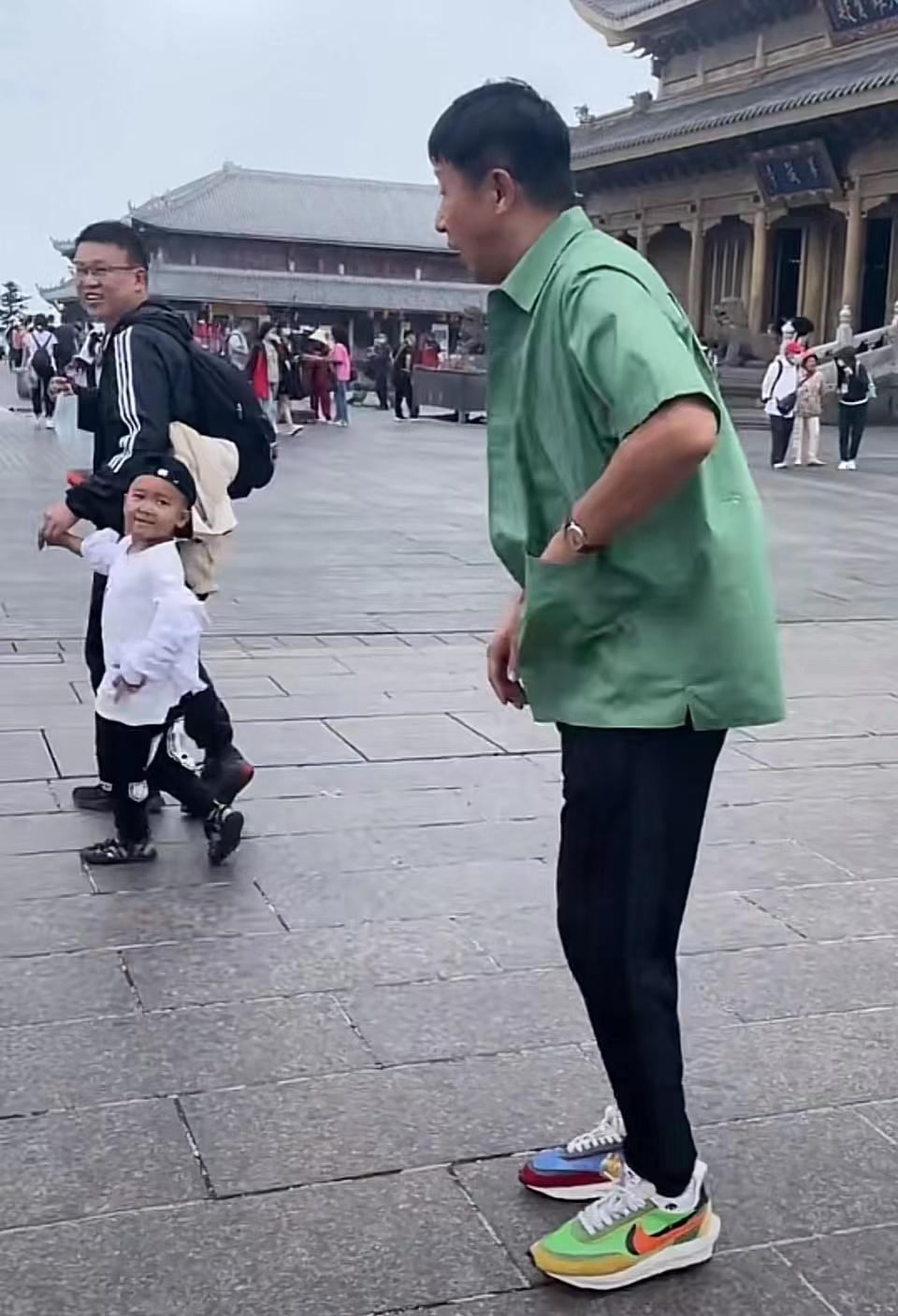 Zhang Guoqiang, an old opera bone, was met by chance while worshipping ...