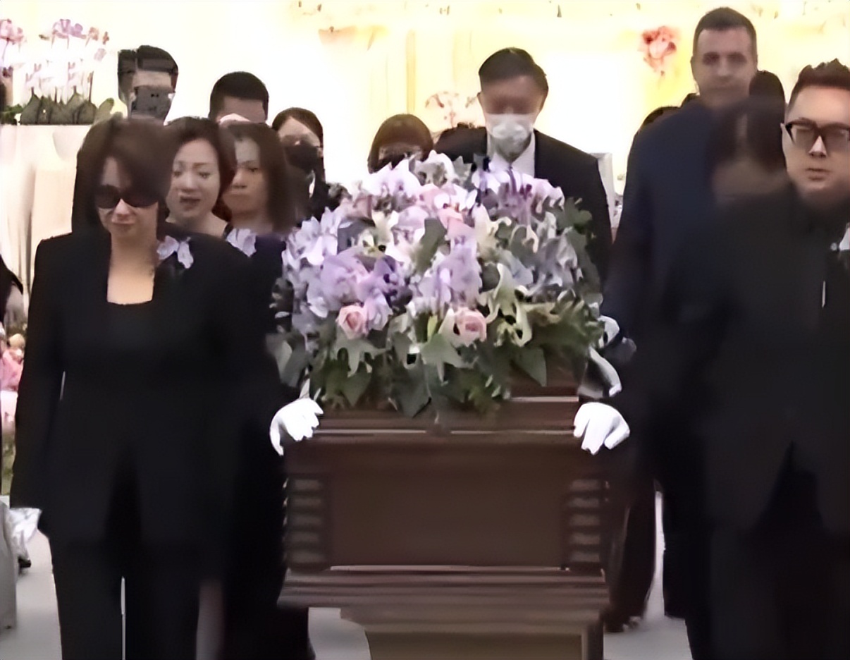 Coco Lee's funeral! The foreign husband was scolded and sent to hell ...