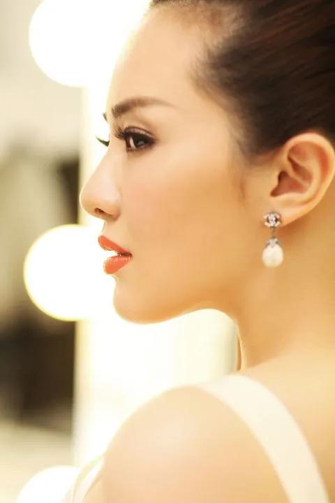 [Meng Shengqian Movie]-Sexy actress Meng Qian's red lips temptation photo - iNEWS