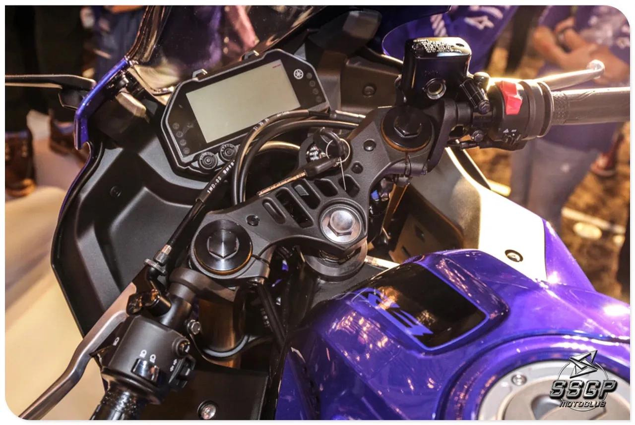 Positive and negative reduction of motorcycle suspension system (middle ...