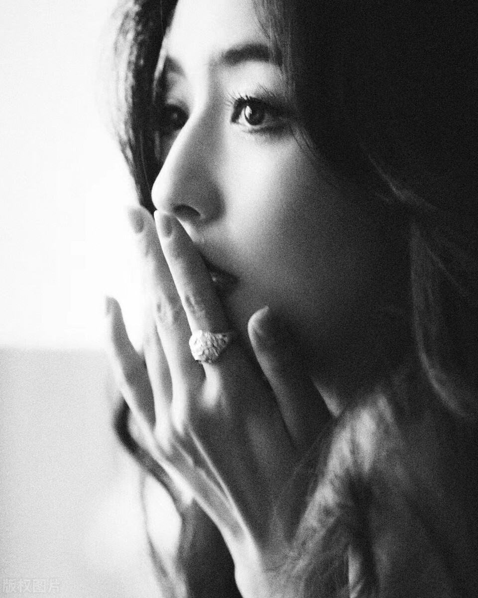 Tong Liya's elegant photo - iNEWS