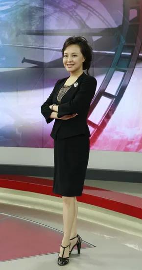 The intellectual and atmospheric Shanghai beauty host Ye Rong - iNEWS