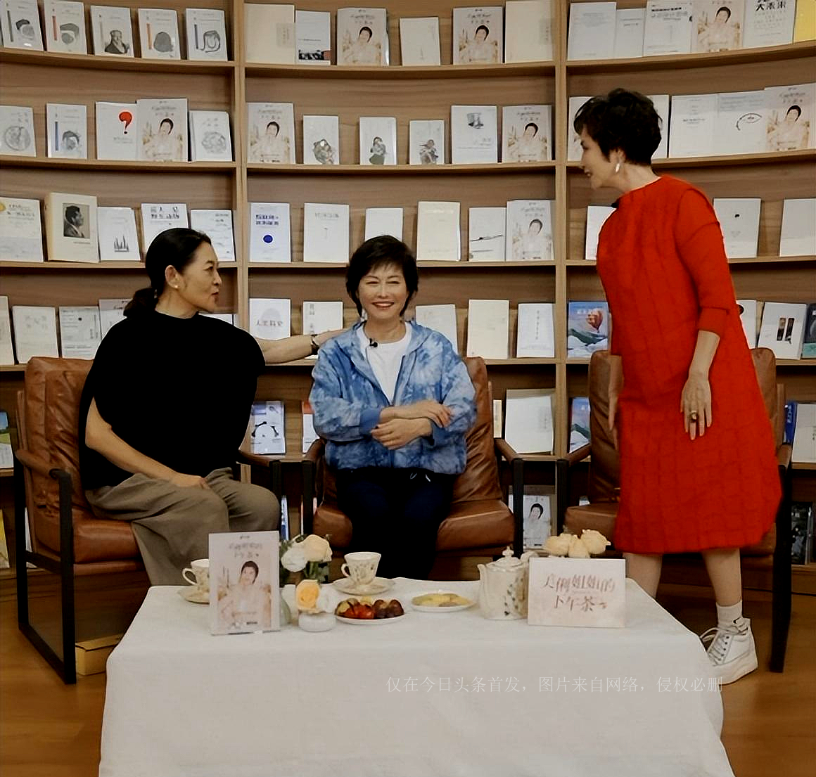 Ni Pingjing, Yidan and Xu Li are in the same frame, going against the ...