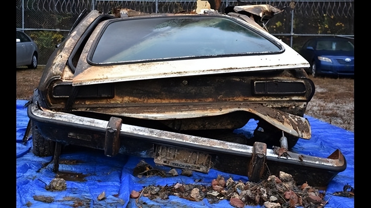 The son disappeared in a car, and the parents searched hard for 46 ...