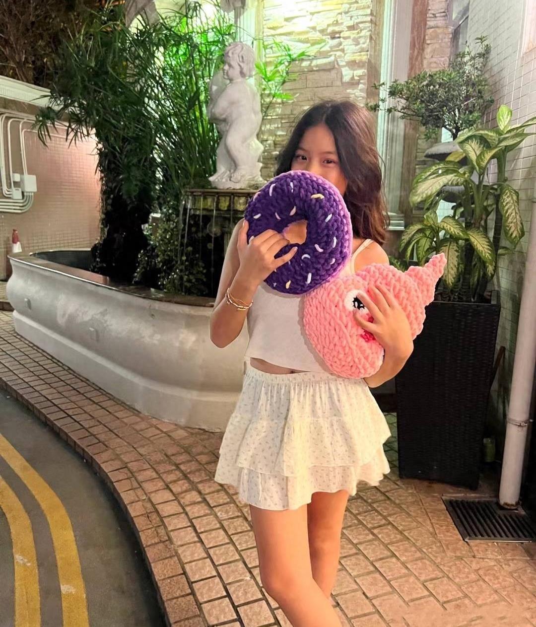 Golden agent Huo Wenxi showed off her daughter's face for the first ...