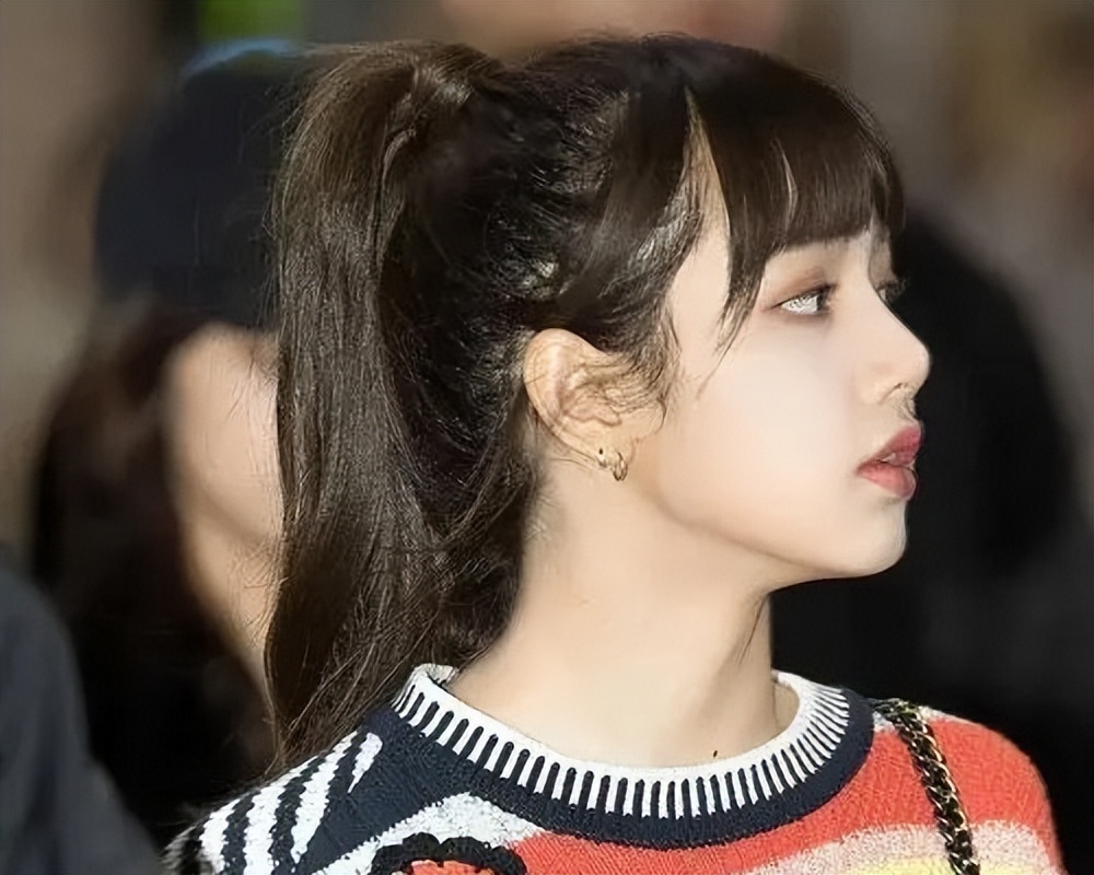 "Lisa going down the stairs" is a hot search, can you not earn money ...