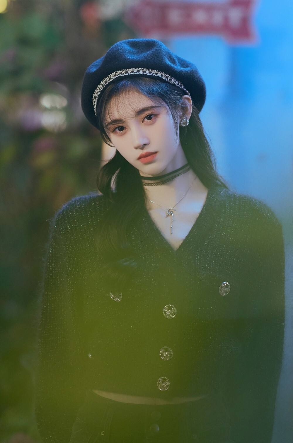 Ju Jingyi took a beautiful photo of herself in the mirror, and reported ...