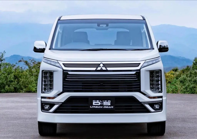 The "new flagship" of off-road MPV, 2.2T+8AT+ off-road performance, more domineering than ...