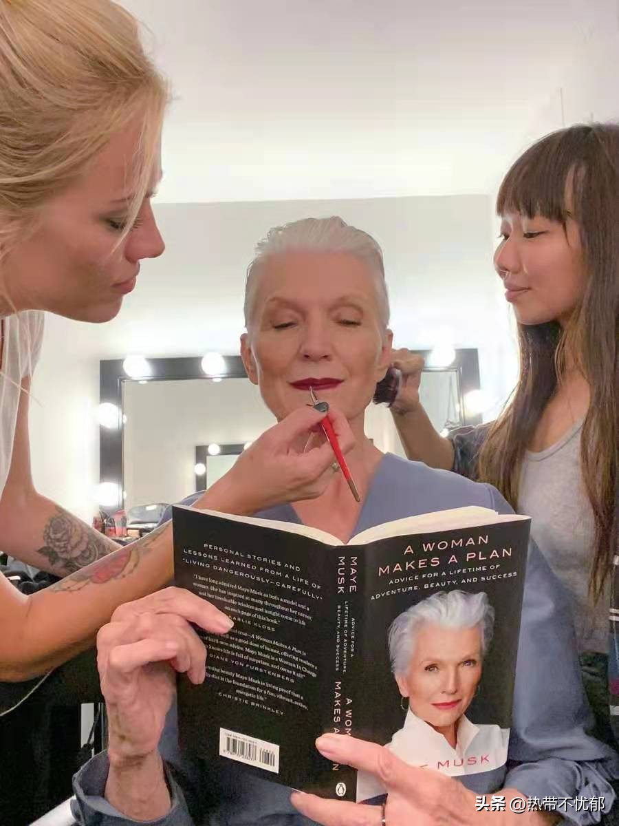 She's a 72-year-old white-haired 'internet celebrity' who returns to ...