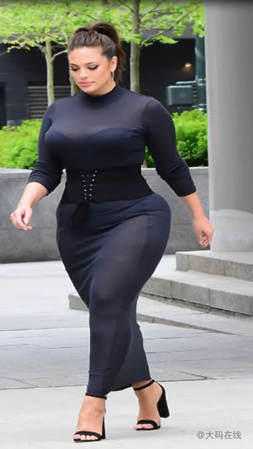 American plus size model Ashley Graham (Ashley Graham) - iMedia