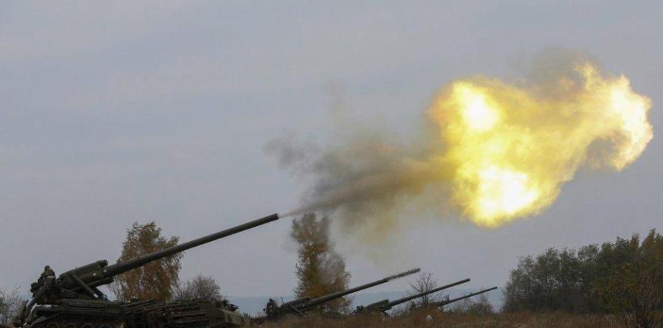 Large-scale cluster missiles roared, and hundreds of missiles hit: the ...