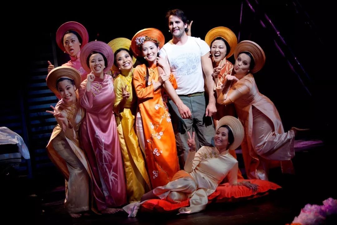 Singing skills and character creation in the musical "Miss Saigon" - iNEWS