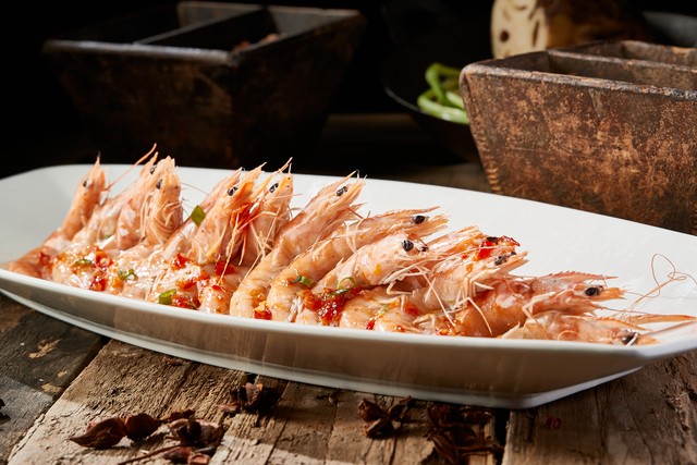 Easily master the shrimp shelling technique to make silky and delicious ...
