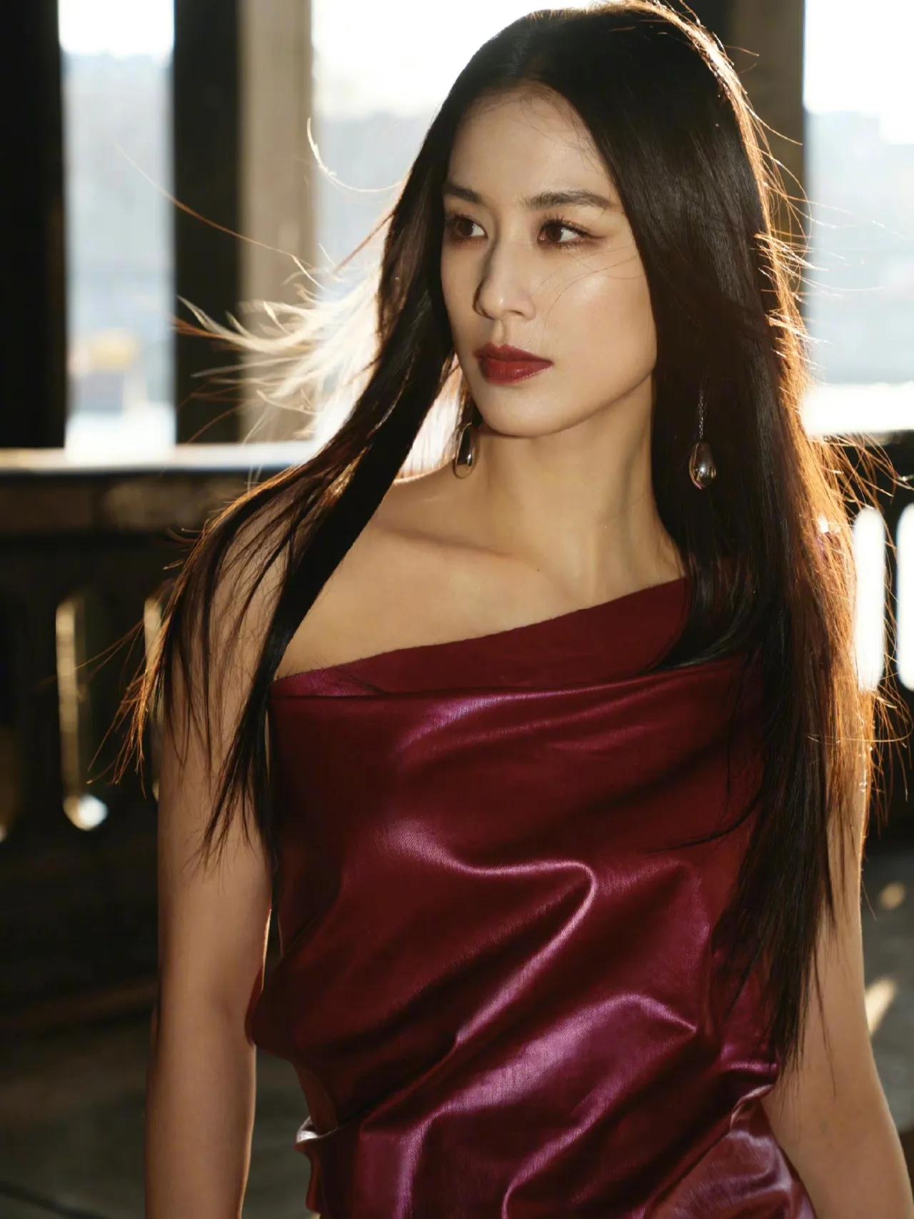 Beauty Wallpaper No. 513 - Huang Shengyi - iMedia