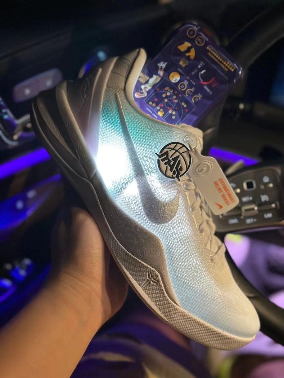 KOBE 8 PROTRO "HALO" - iMedia