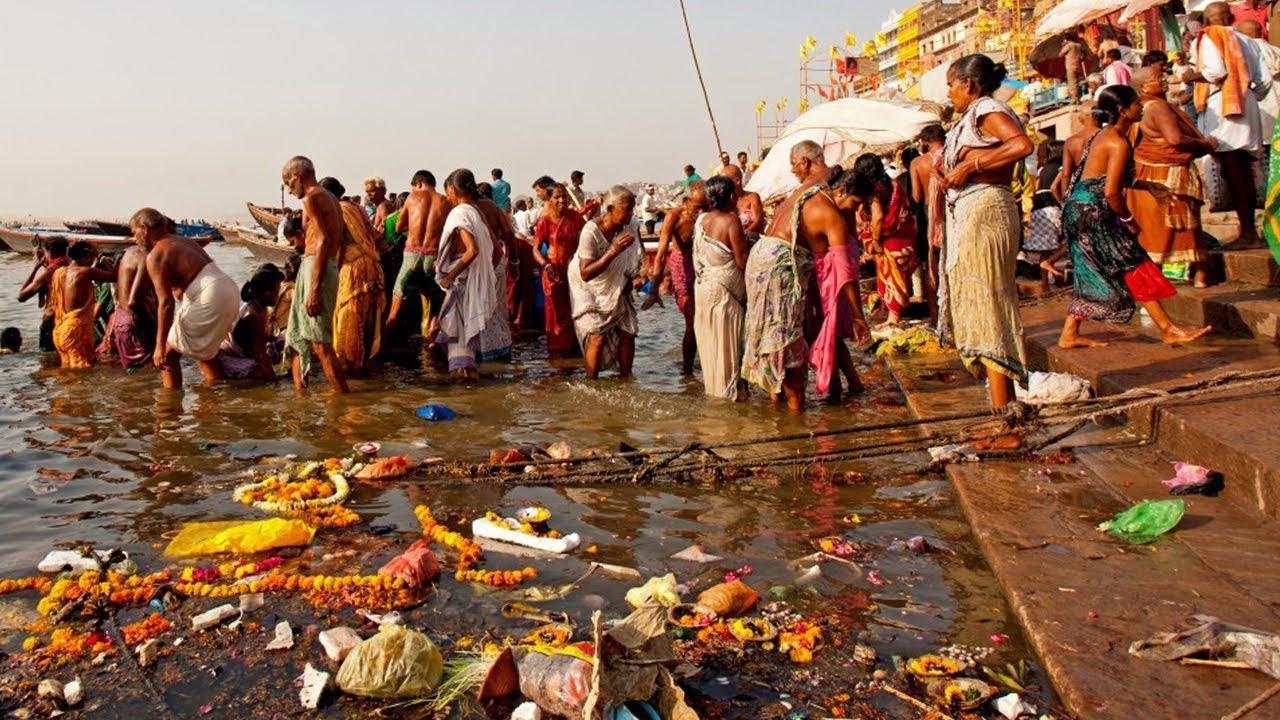 Is India really dirty and messy? Look at the subway in India and see ...