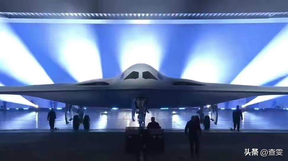 The United States Xinyin bombed B21, and it crushed B2 in three aspects ...