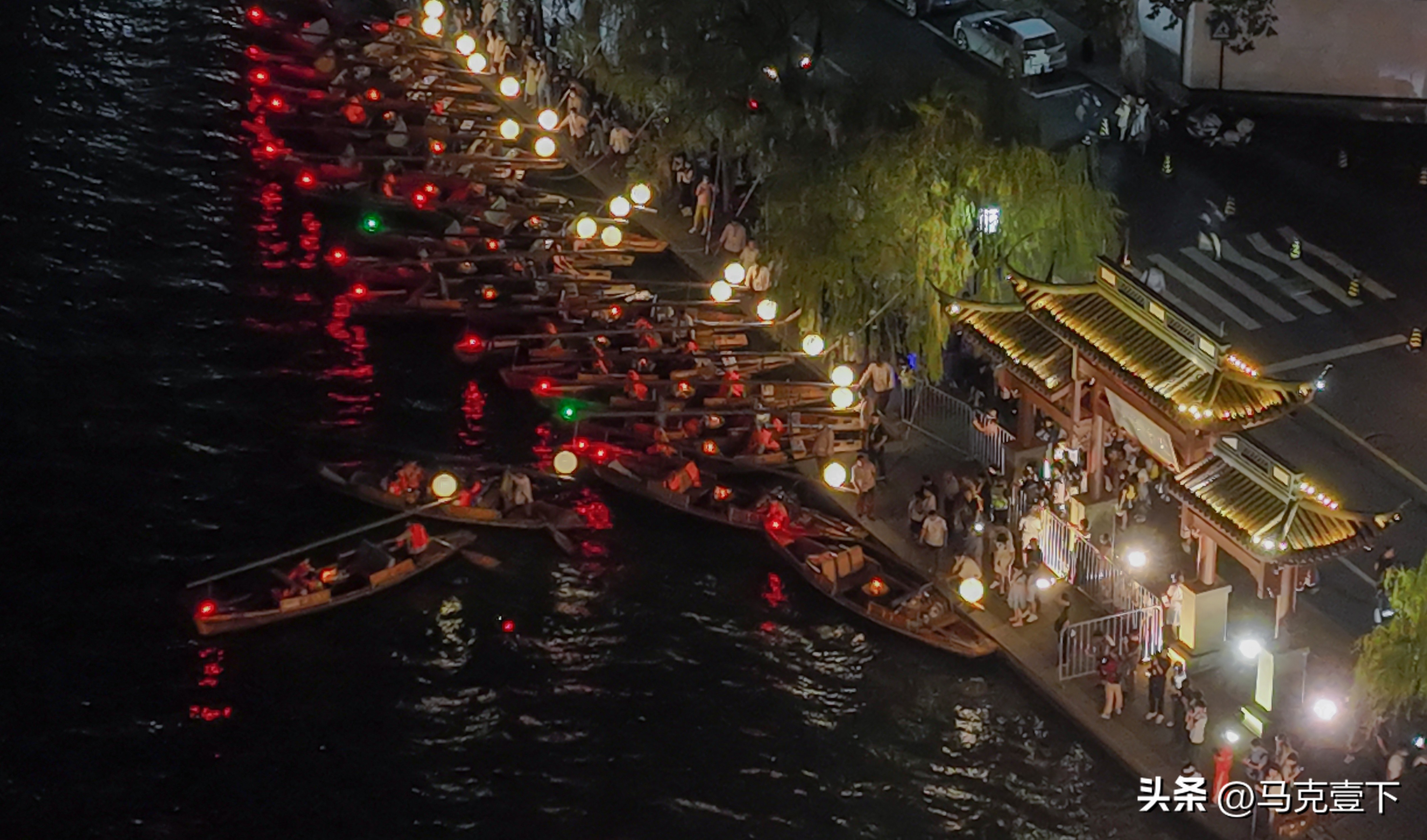 33 "moon boats" by the West Lake have a "limited return" during the Mid ...
