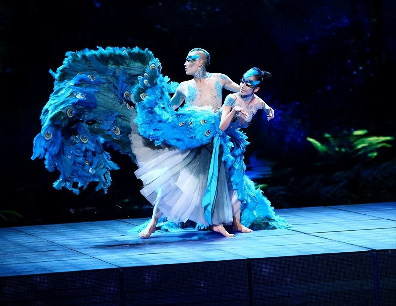 Dancer Wang Di jumped from the 39th floor due to depression. He was ...