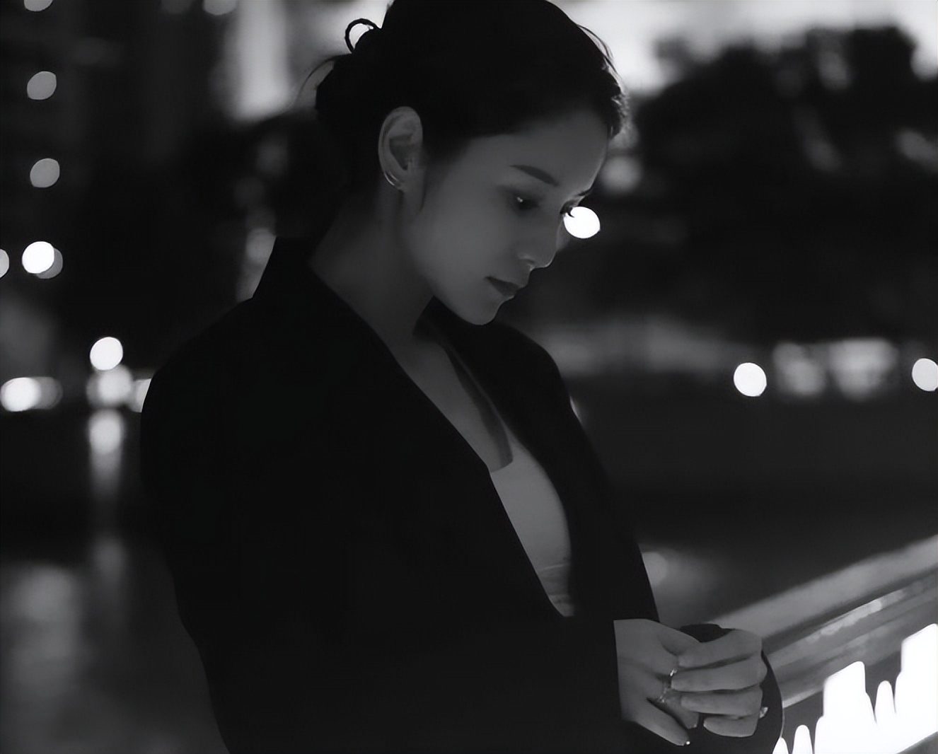 Zhang Xinyue posted black and white blockbusters, was criticized for ...