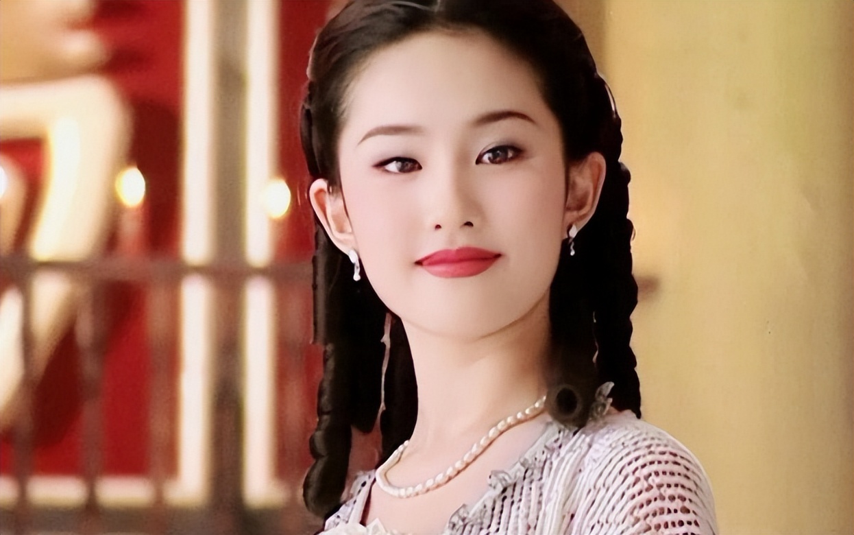 Plastic surgery ceiling, spent millions to become "Liu Yifei" 6 years ...