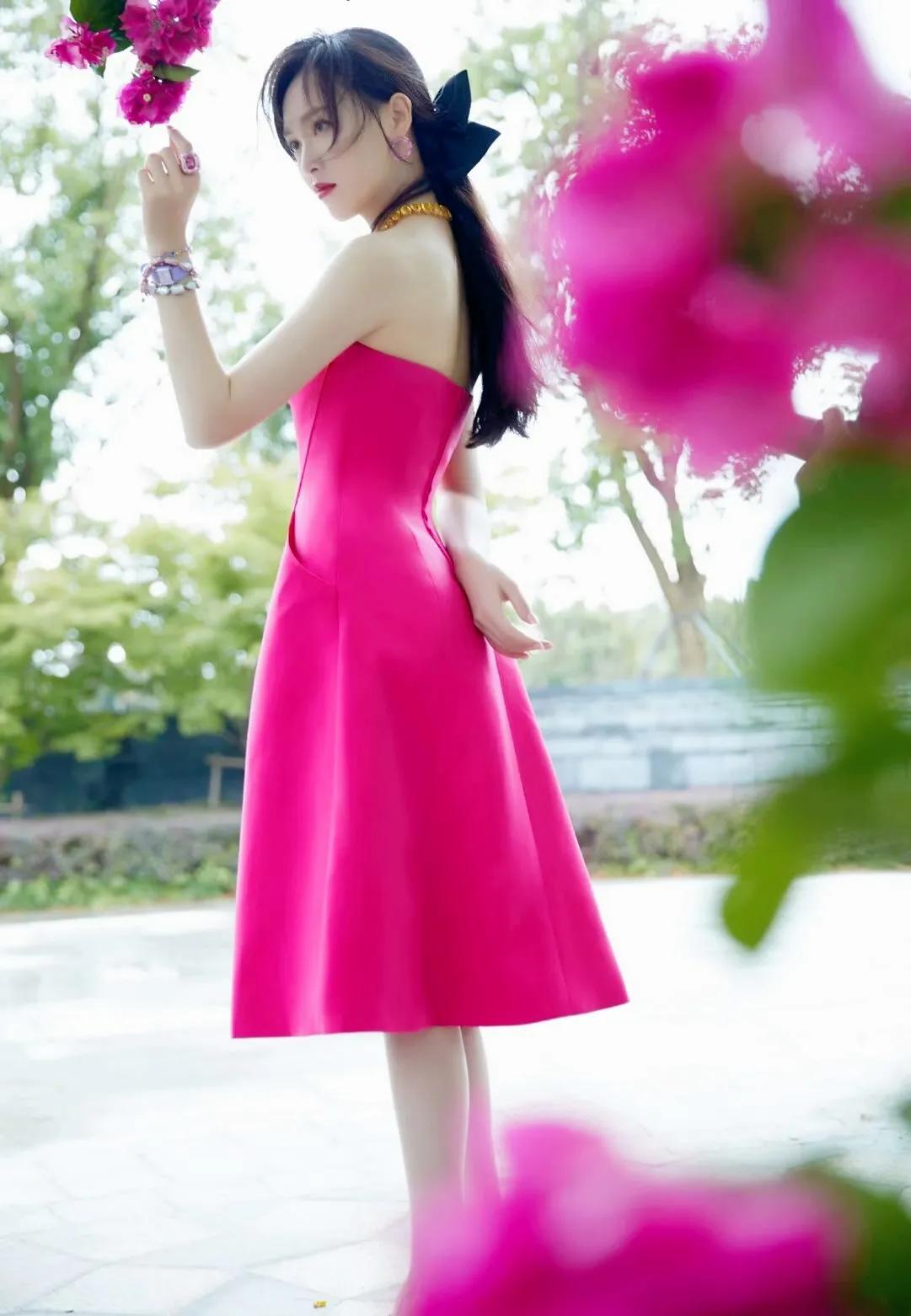 Xu Qing, Tang Yan, Wan Qian wallpaper - iNEWS